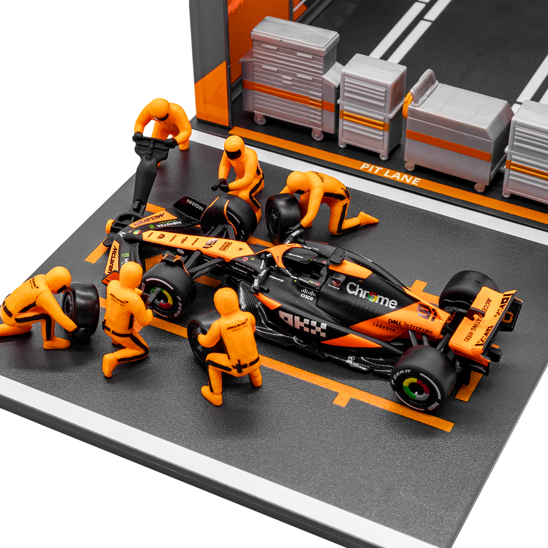 MOD488 - 1.43 MCLAREN F1 PIASTRI PIT PASS PLAY SET* - Burago